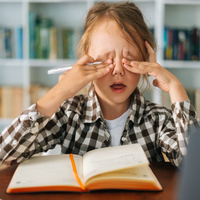 Warning Signs Your Children May Have a Vision Problem - VitaHealth